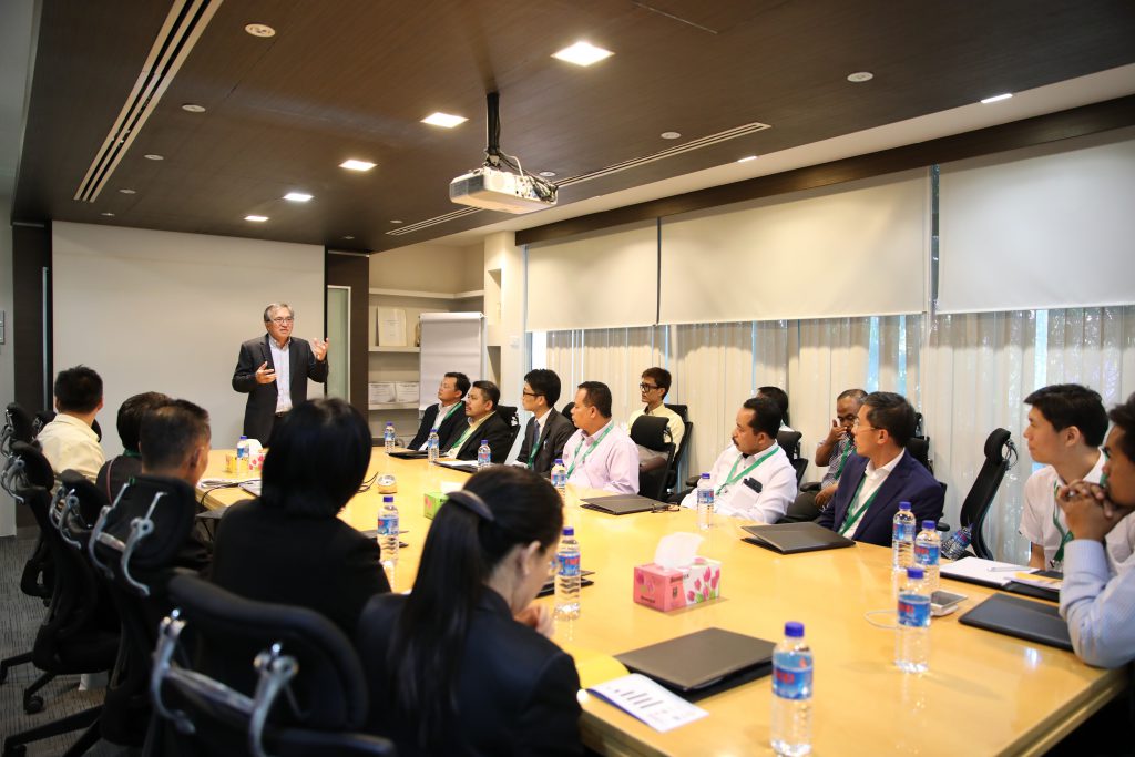 *The ASEAN-OSHNET is formed by members of the ten ASEAN countries and ...